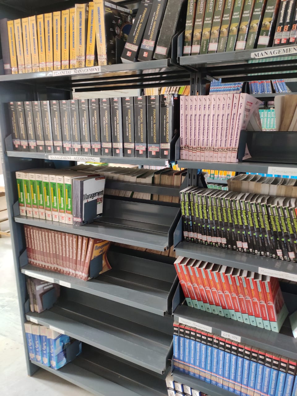 Library Rack - Techno Infra